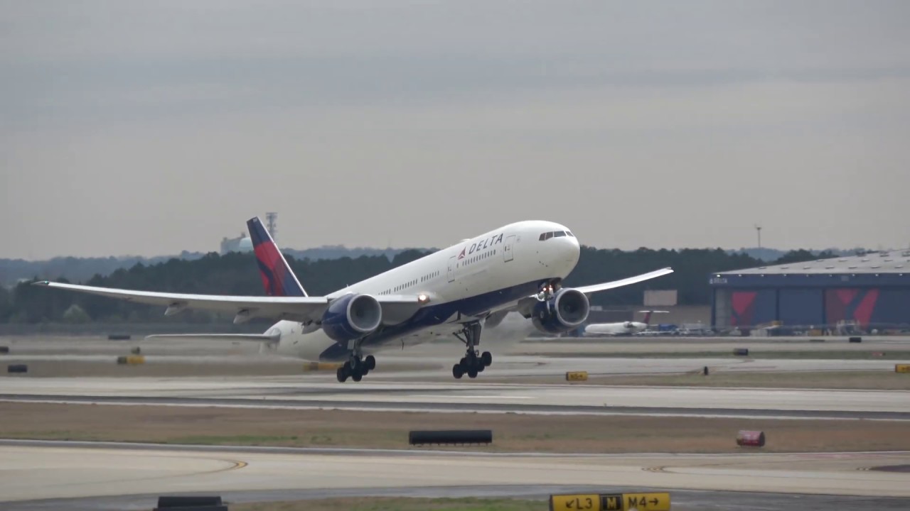 4K | What is it? A Delta 777LR or 777ER - YouTube