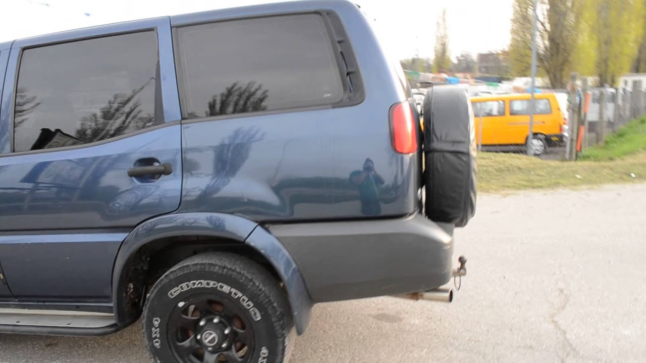 Nissan Terrano II 2.7 TD SLX - YouTube