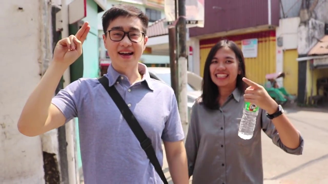 #FOODREVIEW5 - LEGENDA "Acu Aling" YANG NGUMPET ! - YouTube