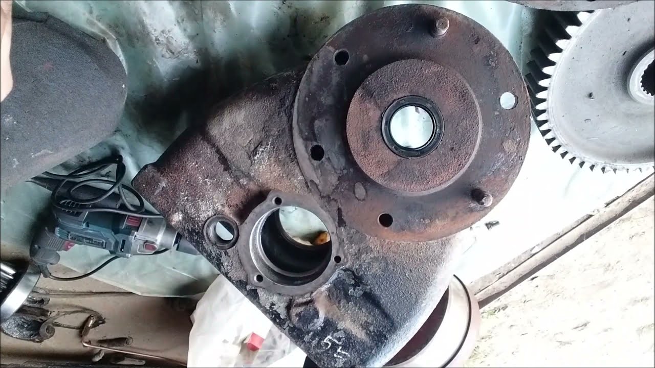 Składanie zwolnicy w Ursusie C360 4x4 turbo. - YouTube