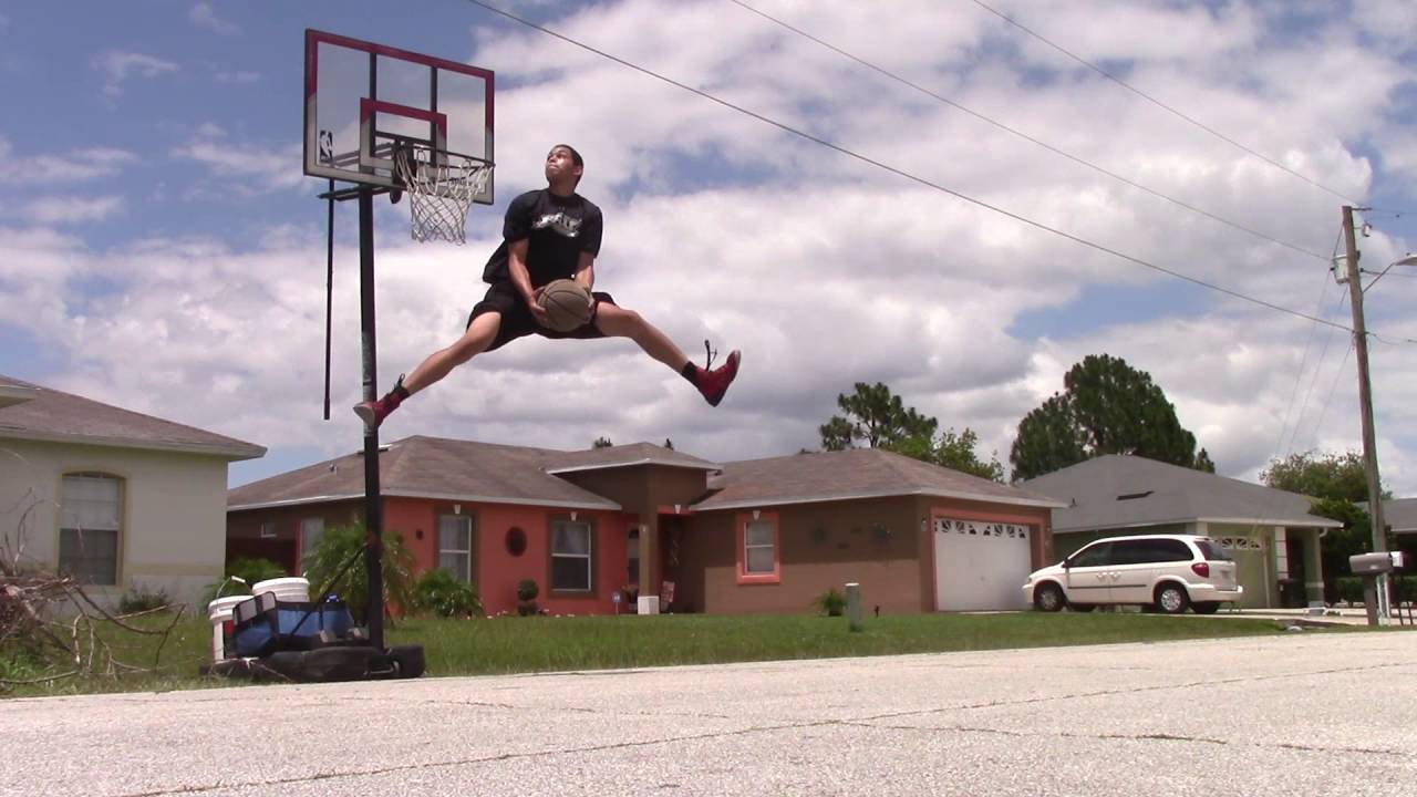 Isaiah Rivera Low Rim Dunk Session :: New Dunks - YouTube