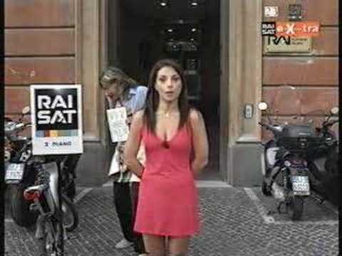ADRIANA VERDIROSI RAISAT EXTRA - YouTube