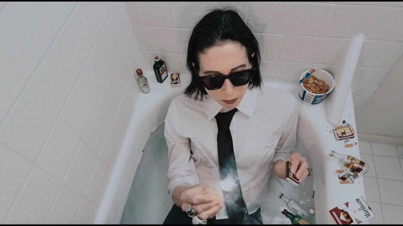 Bossi - KISS ME GOODBYE [Official Music Video] - YouTube