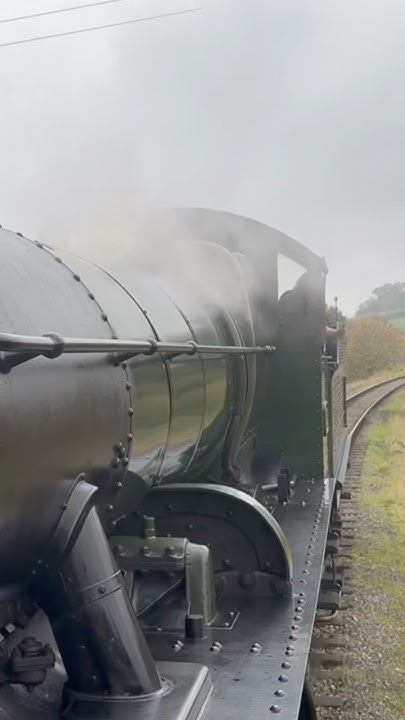 9351 doing mega whistles arriving into Watchet - YouTube