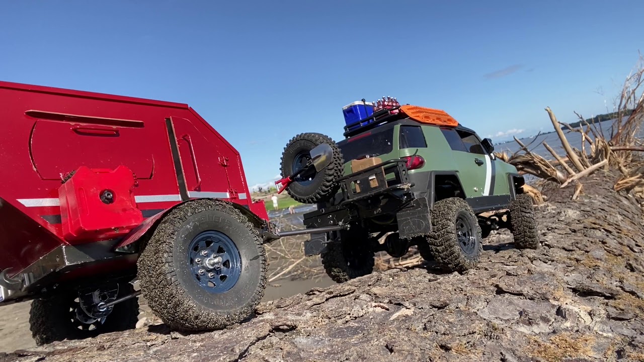 RC4WD WITH FJ CRUISER BODY - YouTube