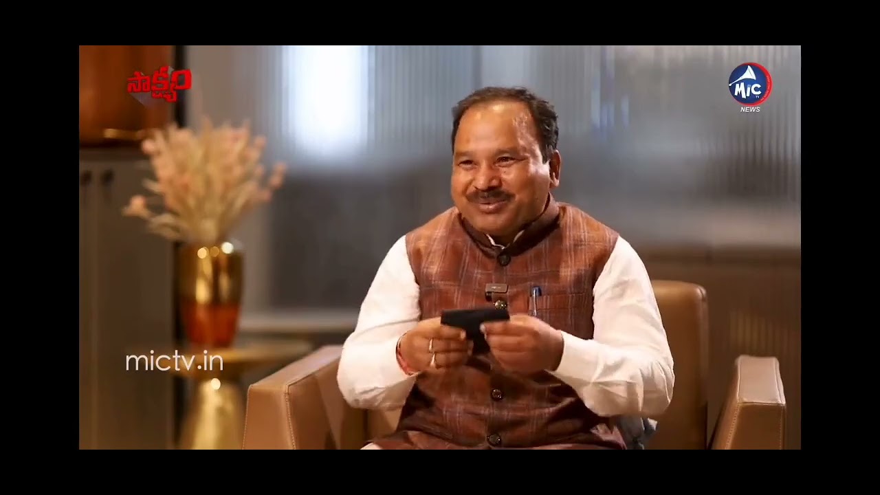 ANCHOR CRYING REGARDING DROUGHT FACTS OF PALAMURU DISTRICT - YouTube