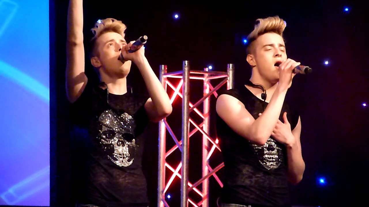 Jedward Singing 'Home' and Saying Goodbye' - Limerick 27/7/13 - YouTube