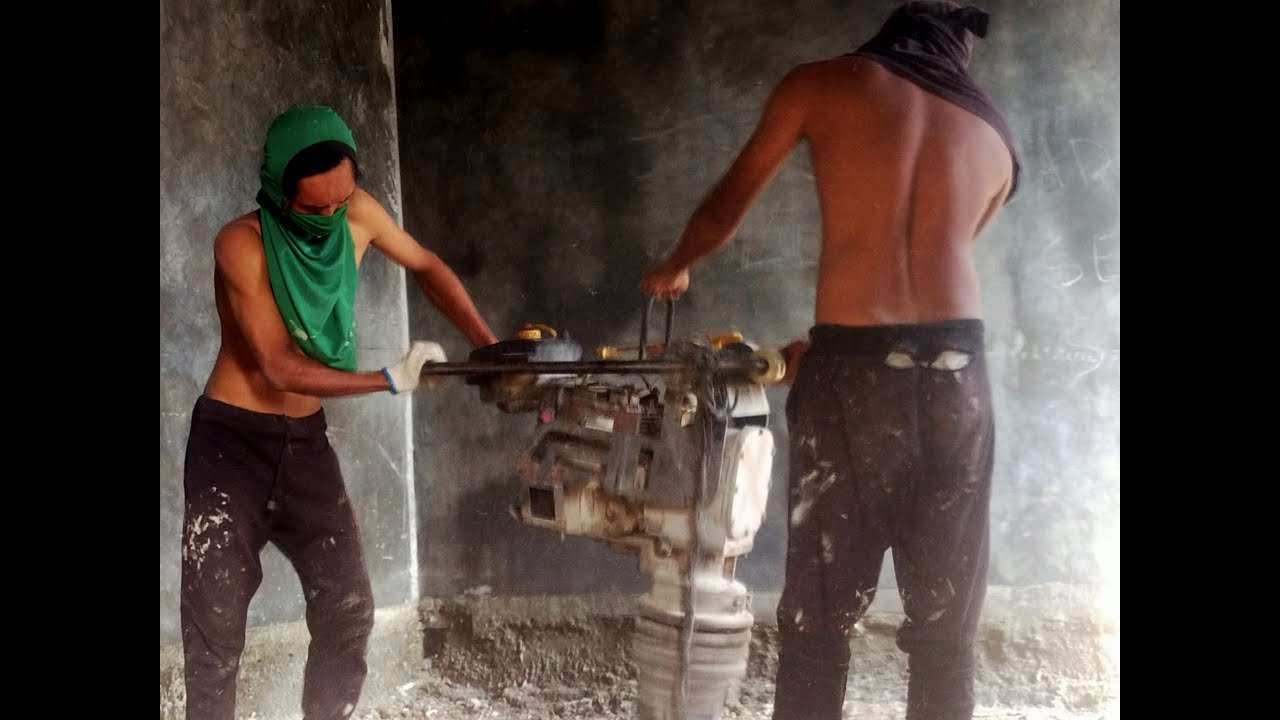 cara memadatkan tanah dengan stemper - YouTube