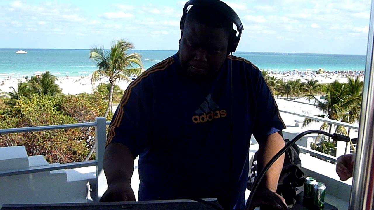 DJ Markie Gee @ TMR Roof Party - Clevelander Rooftop - WMC - March 12 ...
