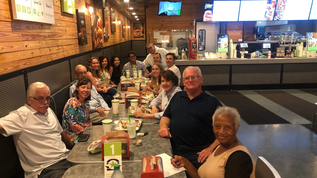 A Team Hangout @BurgerFi ,West Palm Beach! - YouTube