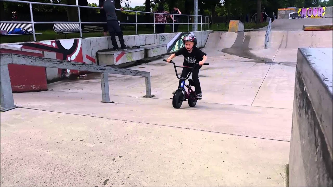 Rocker Mini BMX - YouTube