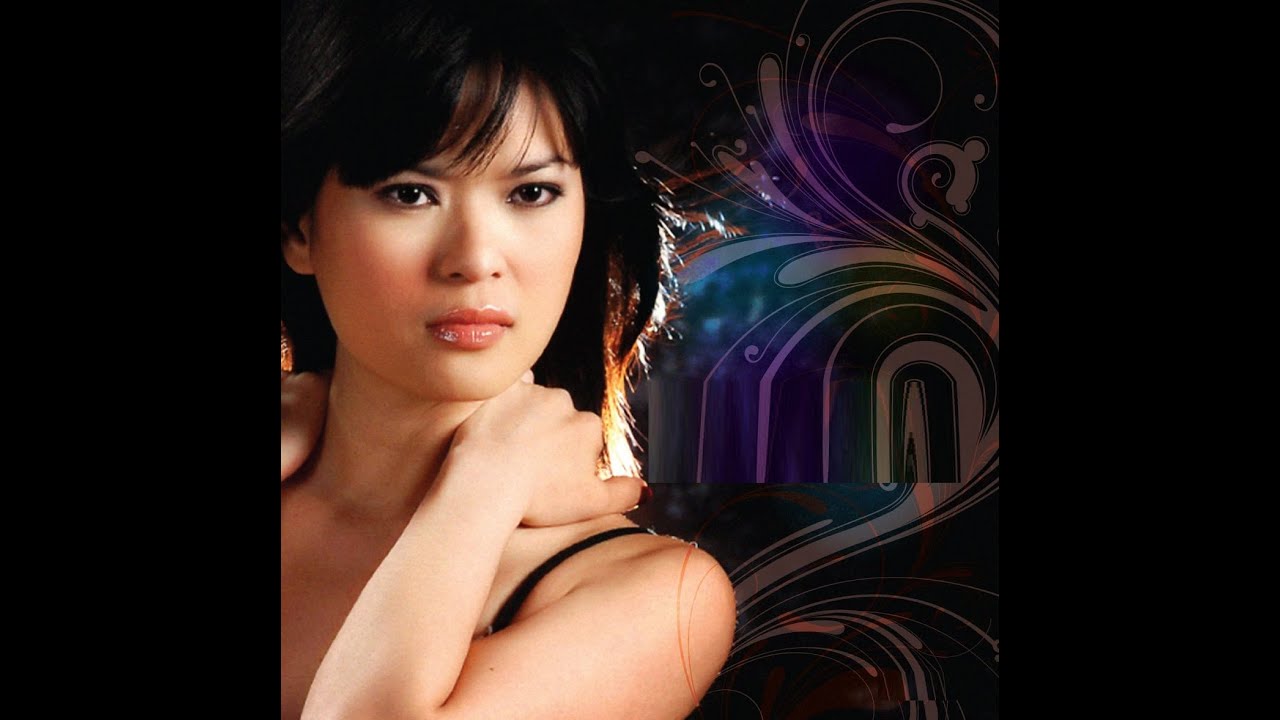 Hong Kong Jazz Singer with Live Band - YouTube