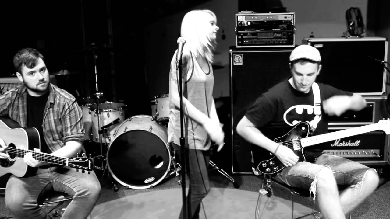 Adelaine - Do or Die (Acoustic Version) - YouTube