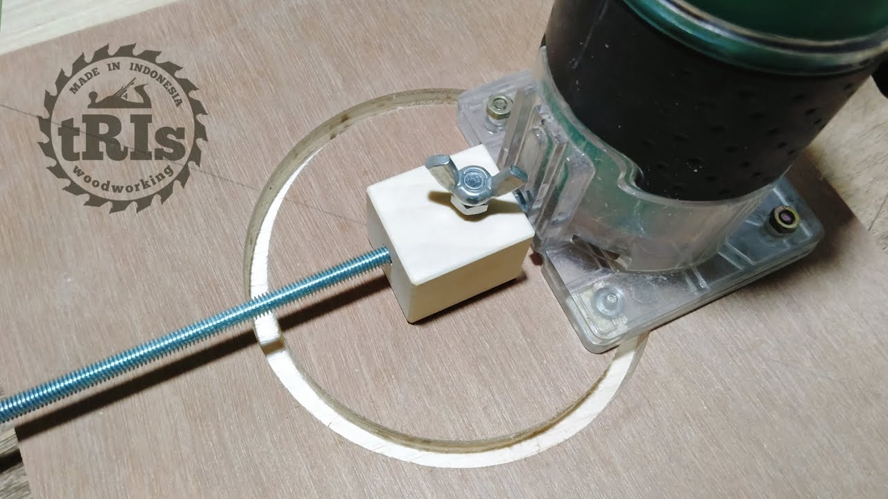 Make A Circle Jig - DIY Woodworking Tools - YouTube