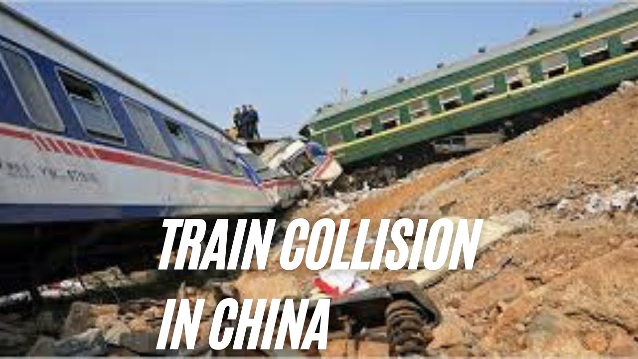 China- 2 trains collided in Beijing over snow - YouTube