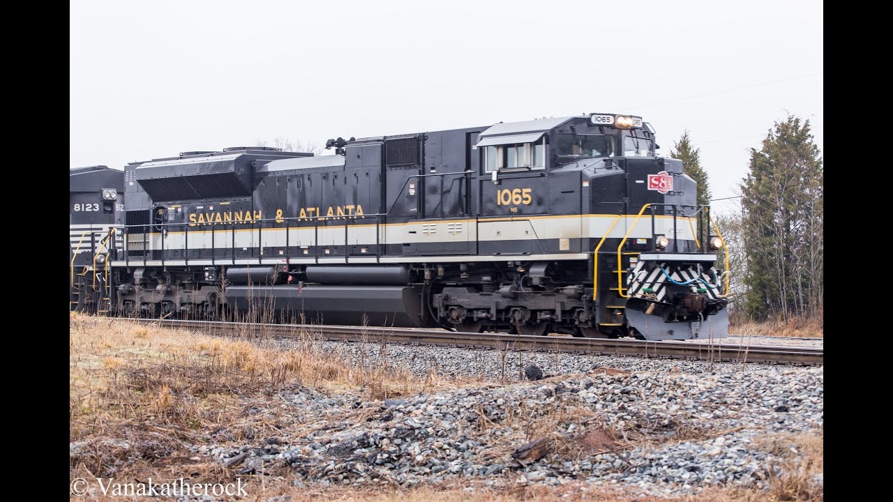 :HD: NS 1065 "Savannah & Atlanta" leads train 334 Southbound - YouTube