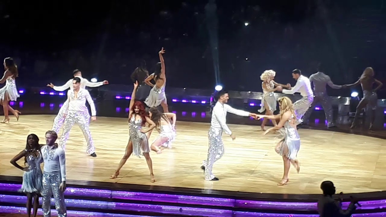 Strictly come dancing at The O2 10/02/18 - Motown group dance - YouTube