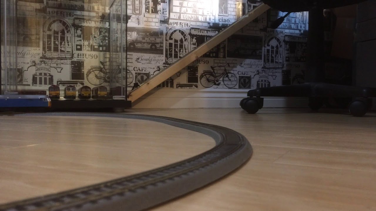 Circus Train. OO Gauge. Mixed rake of Circus wagons - YouTube