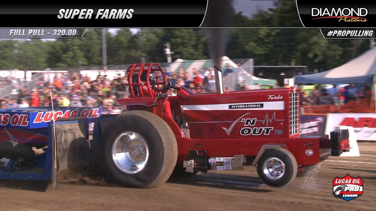 PPL 2016: Super Farm tractors pulling at the Ohio State Benefit Pull ...
