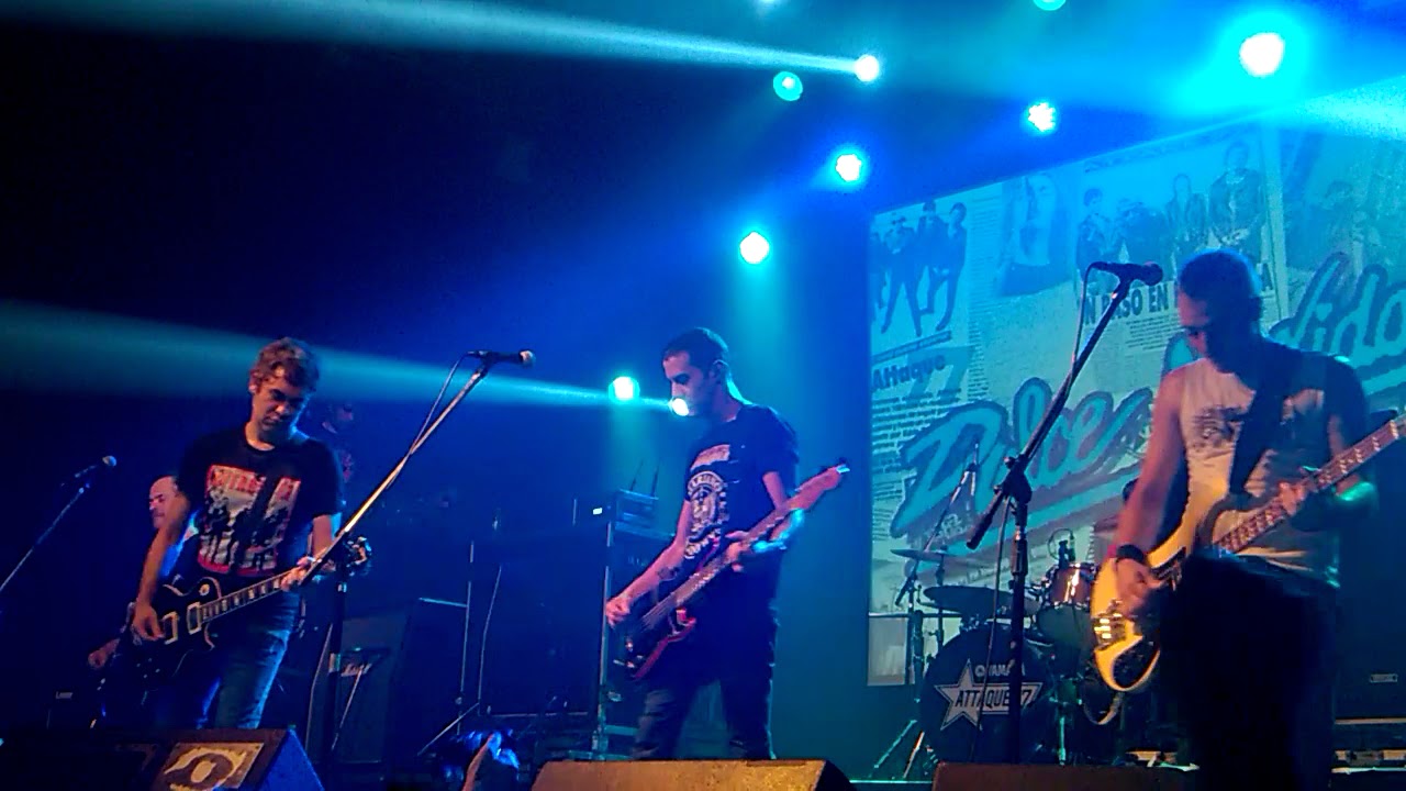 Attaque 77 & Ciro Pertusi - Sola en la cancha (vivo) - Niceto Club - 26 ...