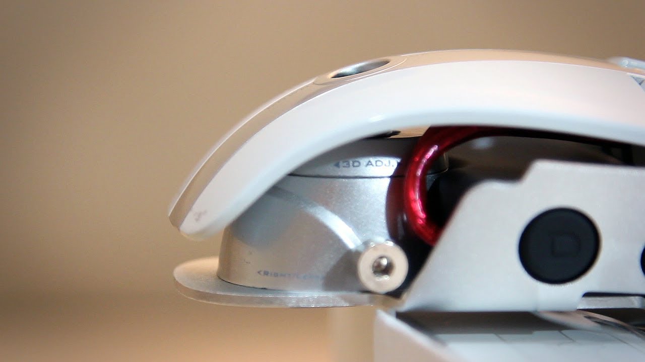 BMW Inspired Level 10 M Mouse by Thermaltake - YouTube