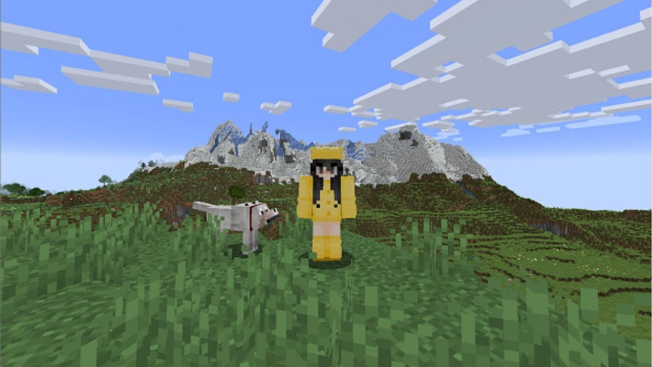 hot + funny latina struggles in minecraft - YouTube