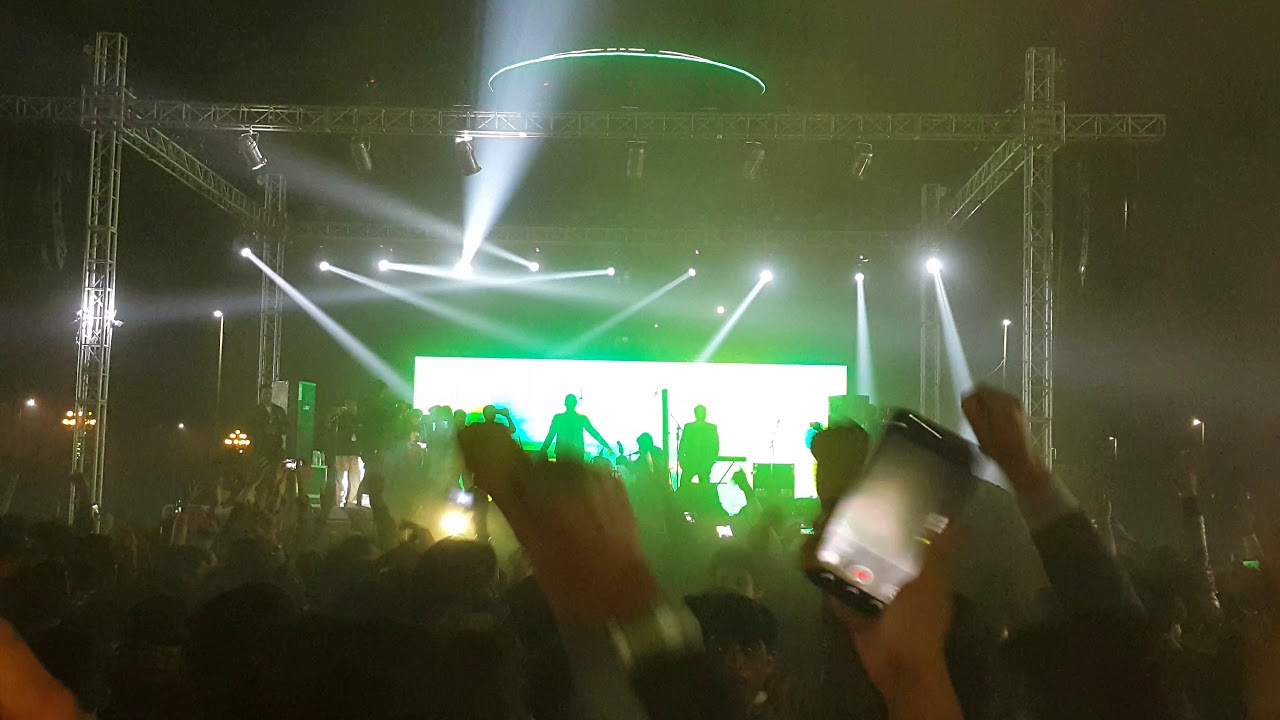 DJ TOSHI LIVE in Multan at Royal Orchard - YouTube