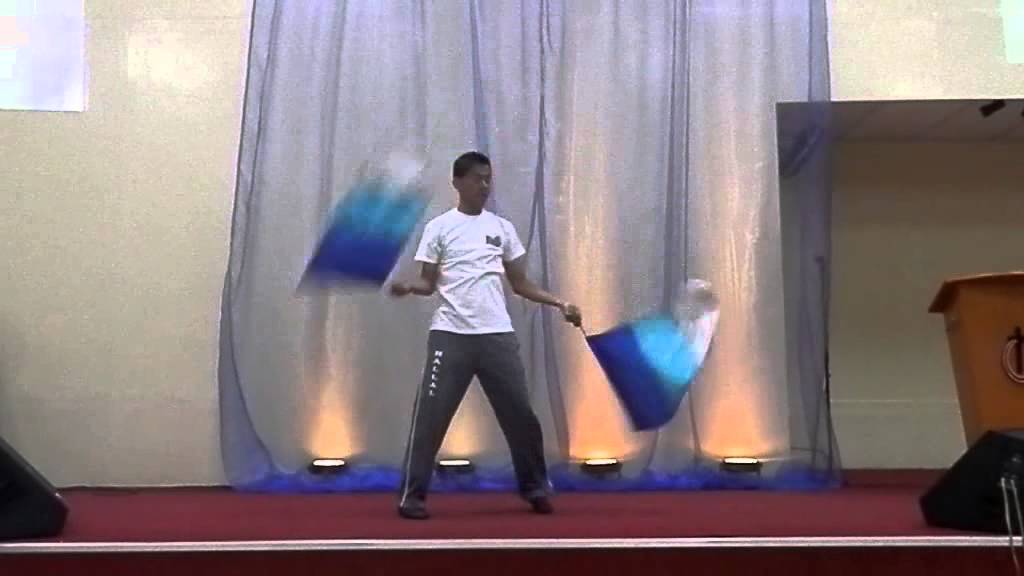 Tutorial de danza con Banderas (parte 1) - Nada es imposible - YouTube