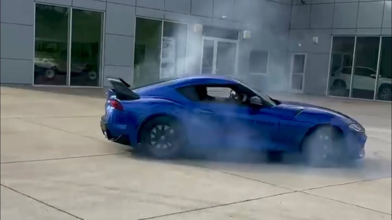 Watching a Supra do a burn out while doing a burnout in a supra 🏎️💨🤙🏼 ...