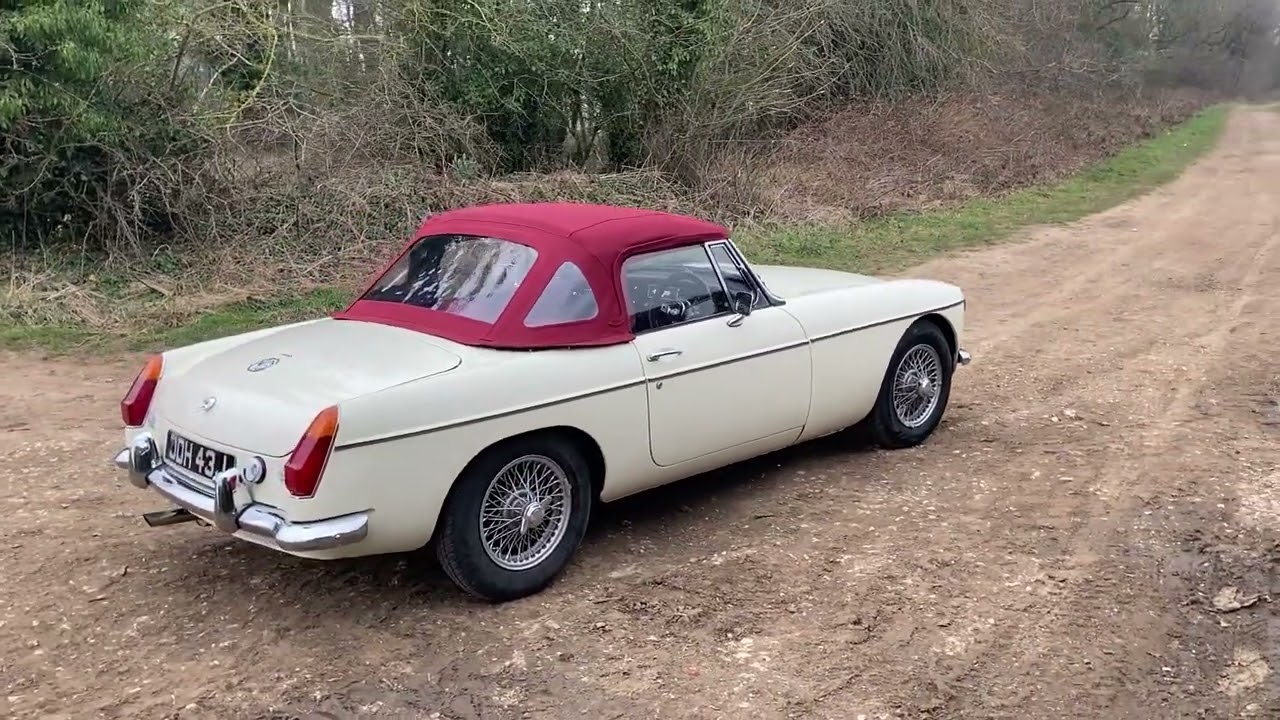 MGB Roadster, Old English White, rebuilt - YouTube