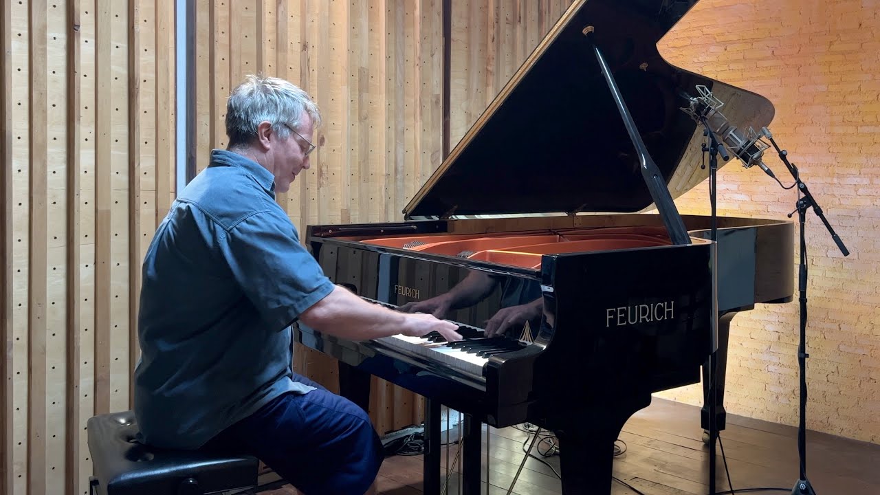 Chopin Etude Op.10 No.5 - Paul Barton, FEURICH 218 piano - YouTube