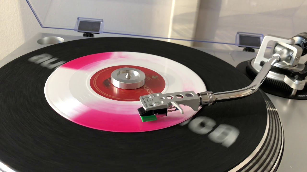 Garbage - Destroying Angels - YouTube