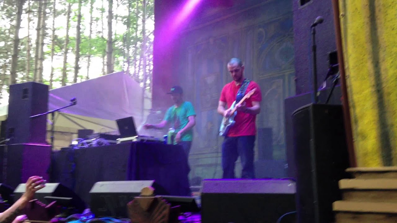 Manic Focus with Matt from the Floozies live at Electric Forest 2013 ...