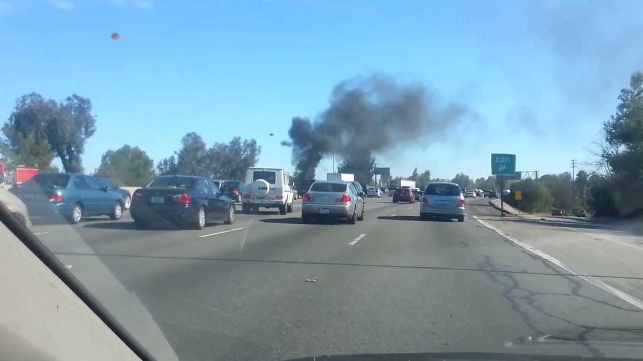 Car fire on 101 freeway - YouTube