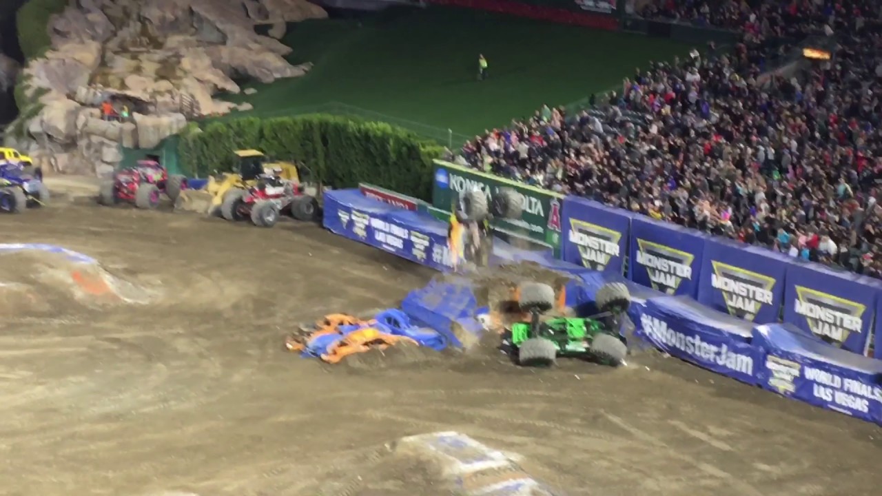 Monster Jam: Team Hot Wheels Firestorm Freestyle Anaheim 1/28/17 - YouTube