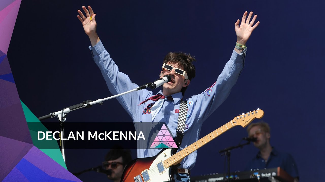 Declan McKenna - The Key To Life on Earth (Glastonbury 2022) - YouTube