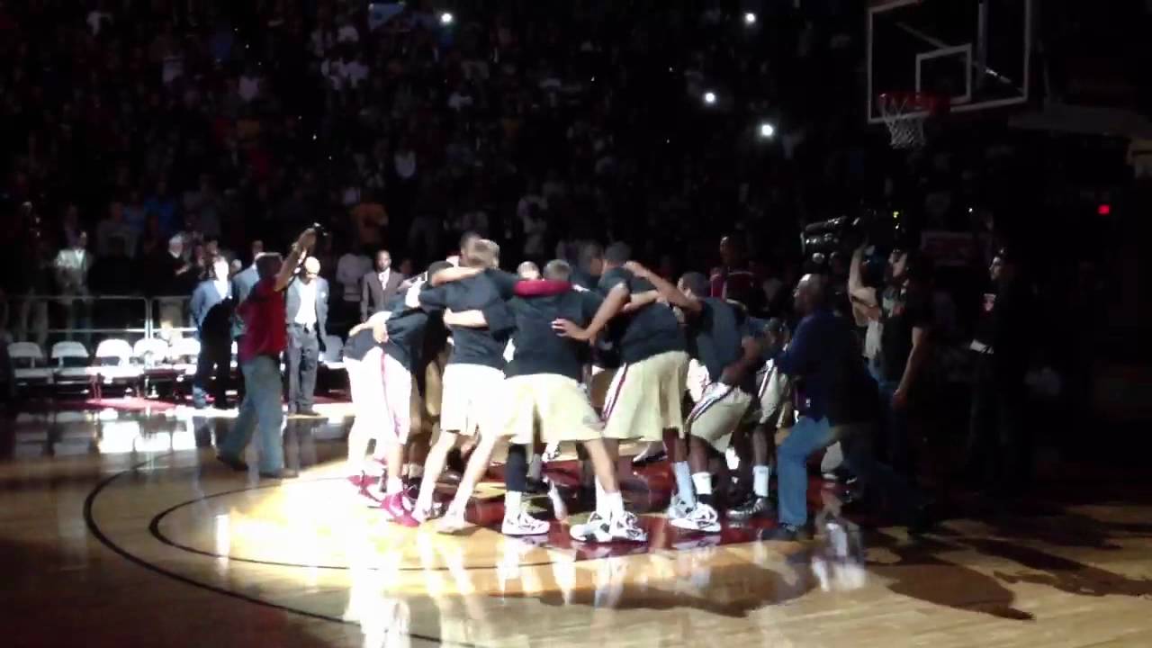 Noles Pregame huddle - YouTube