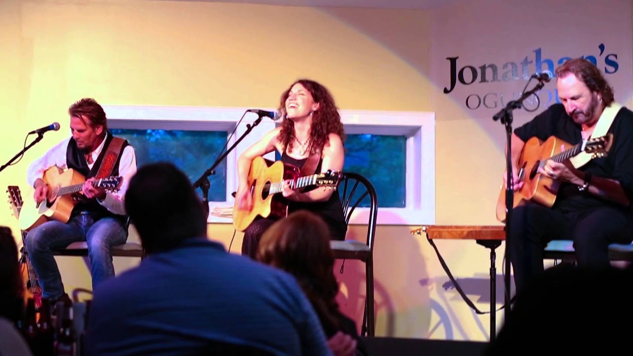 Georgia Middleman sings "I'm In" with Blue Sky Riders - YouTube