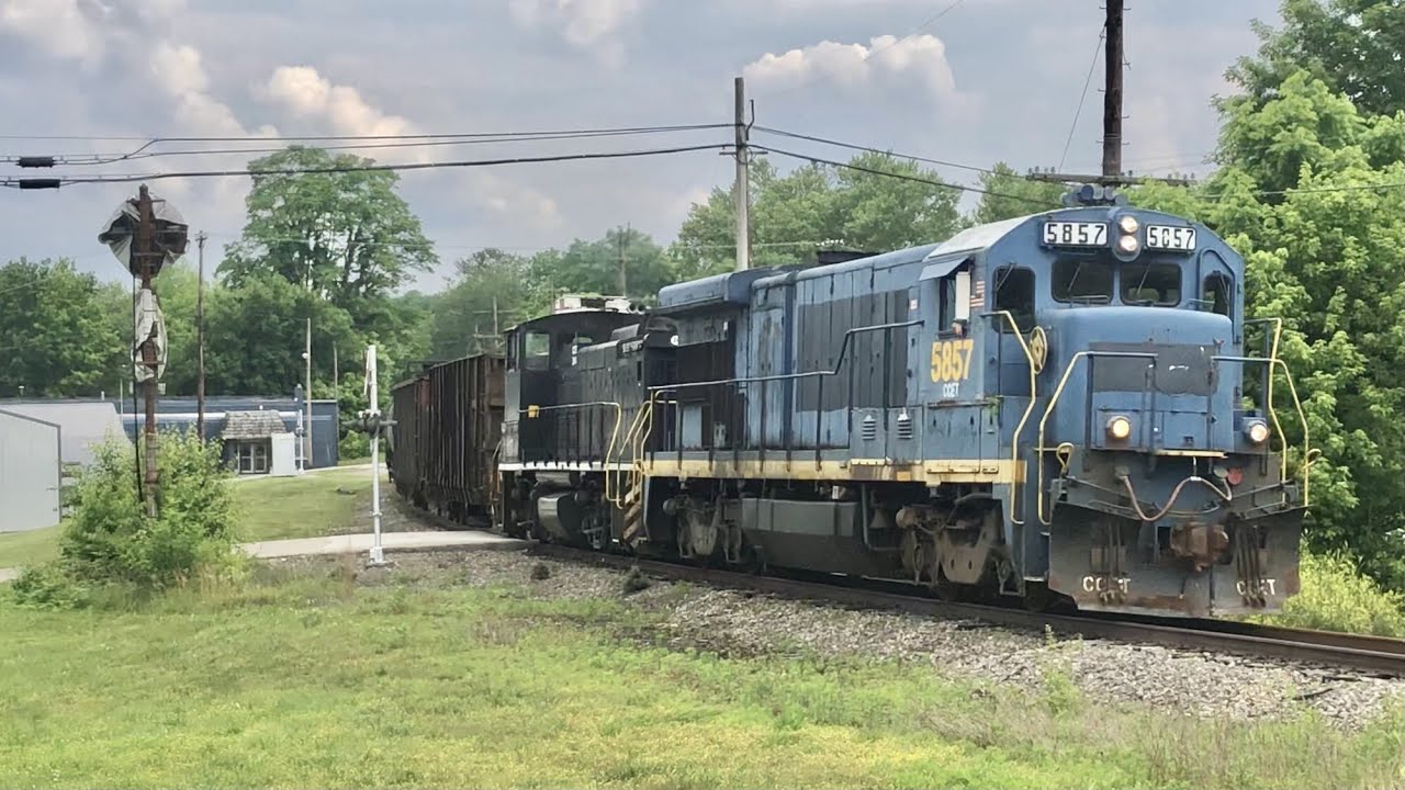 Train On Tight Curve & Farming In America! N&W Branch, No Till Soybean ...