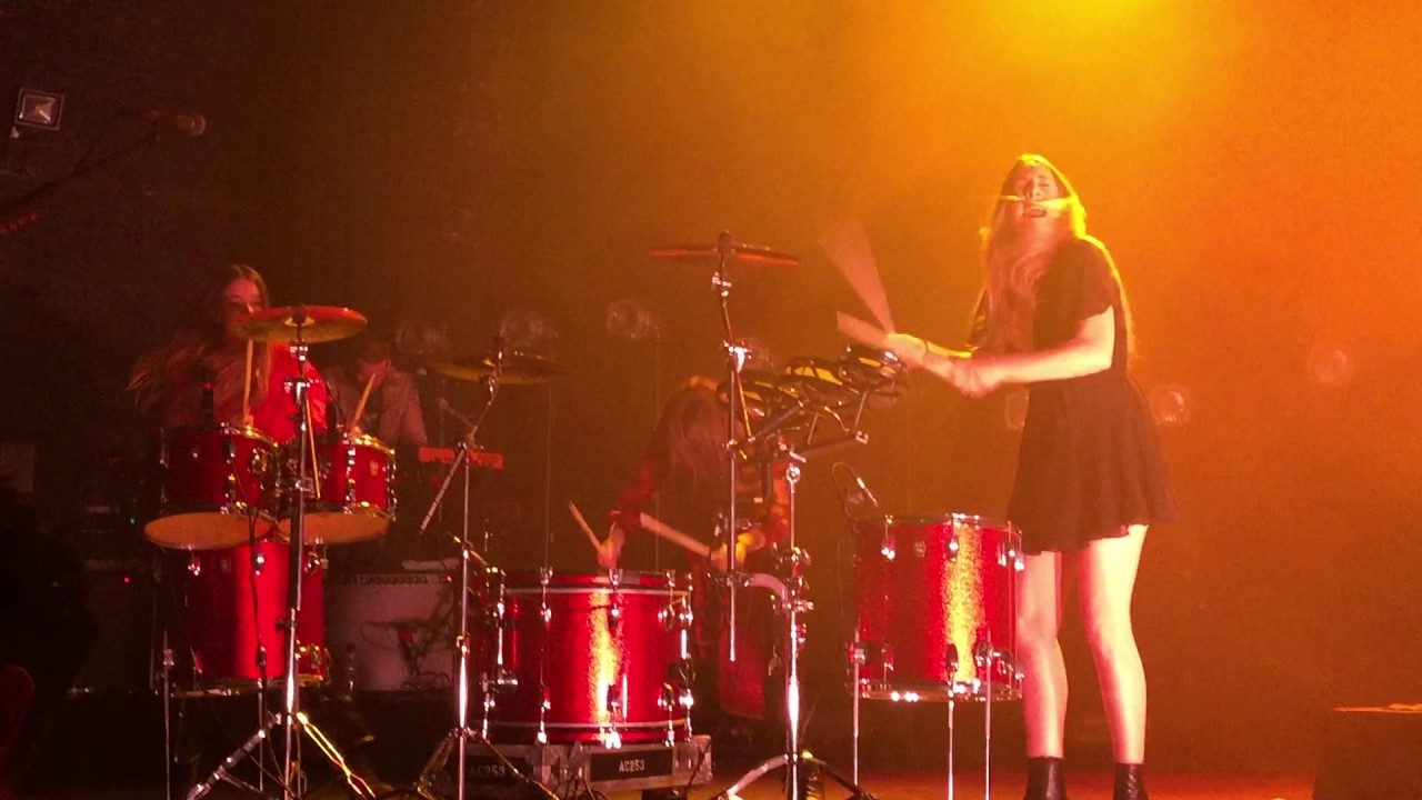 HAIM guitar solo and drum finale - YouTube