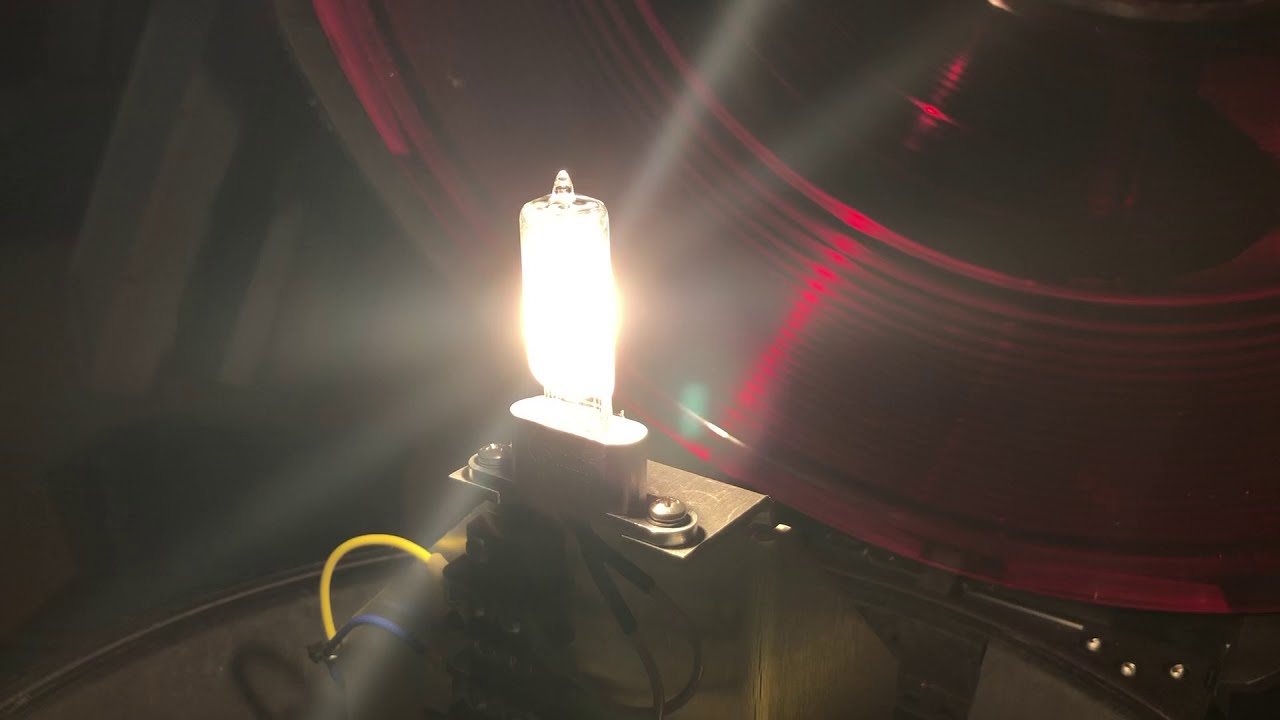 Flash Technology FH-309 Halogen Tower Beacon Operation - YouTube