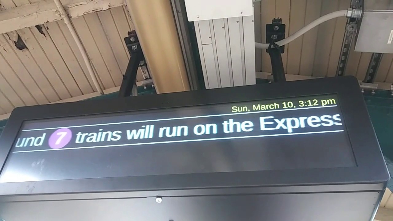 IRT Subway: 7 Train Countdown Clock at Junction Blvd and Main St ...