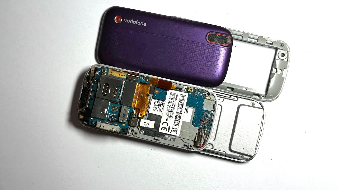 Vodafone 533 Disassembly - YouTube
