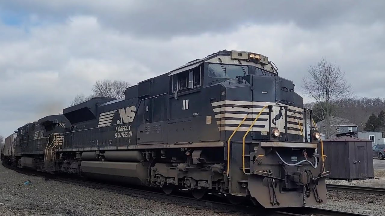 Barcode Unit - Norfolk Southern Engine #1111 Chase on PRR Ft Wayne Line ...