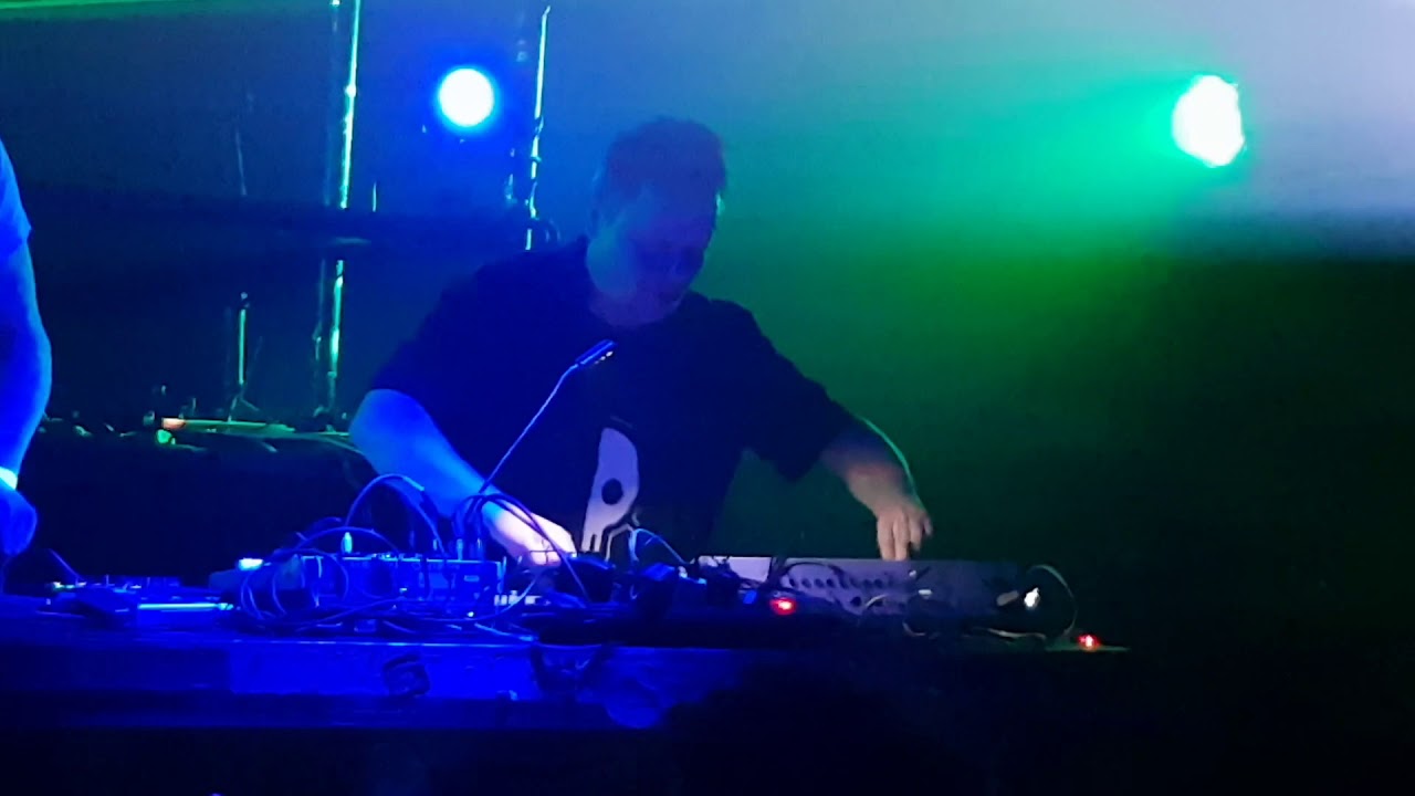 Lasse Steen vs Lars F (Live) @ Live Evil - Electrowerkz, London, UK ...
