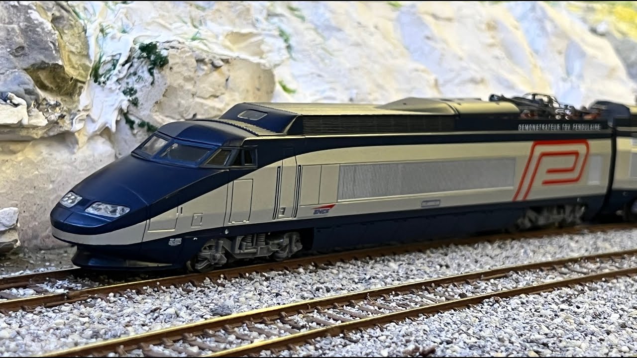 TGV Pendulaire Lima - YouTube