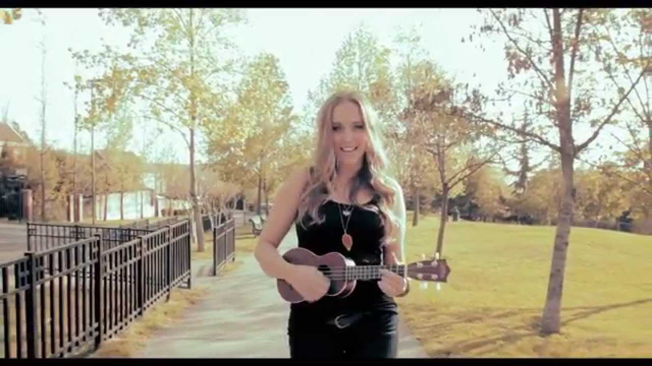 Consuelo Schuster - Caminante (Video Clip Oficial) - YouTube Music