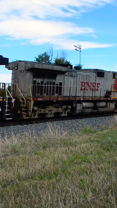 BNSF 7535 with War bound trail 2nd out on H-KCKDEN1 with Ex-H2 C44-9W DPu #shorts - YouTube