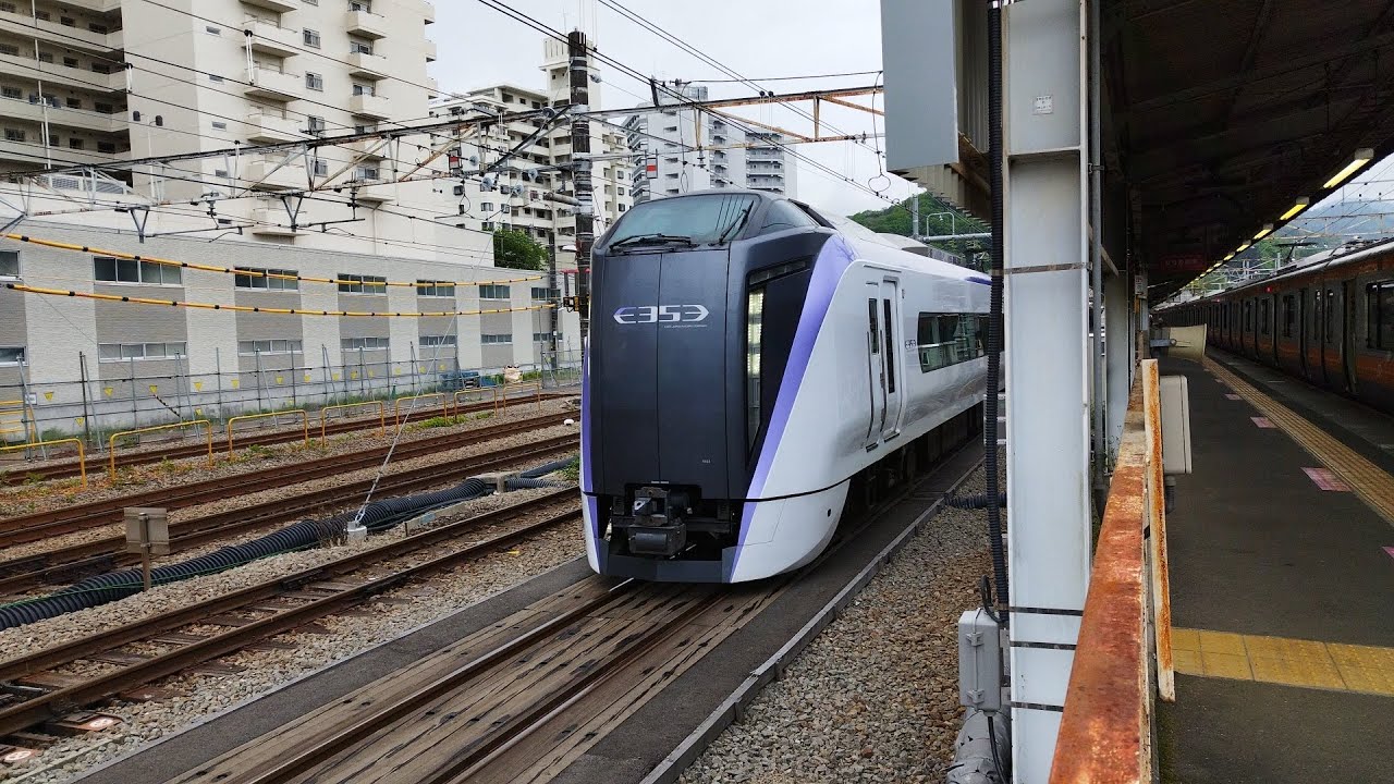 [ジョイント音]E353系 S103編成 特急かいじ28号新宿行が高尾駅2番線を通過するシーン - YouTube