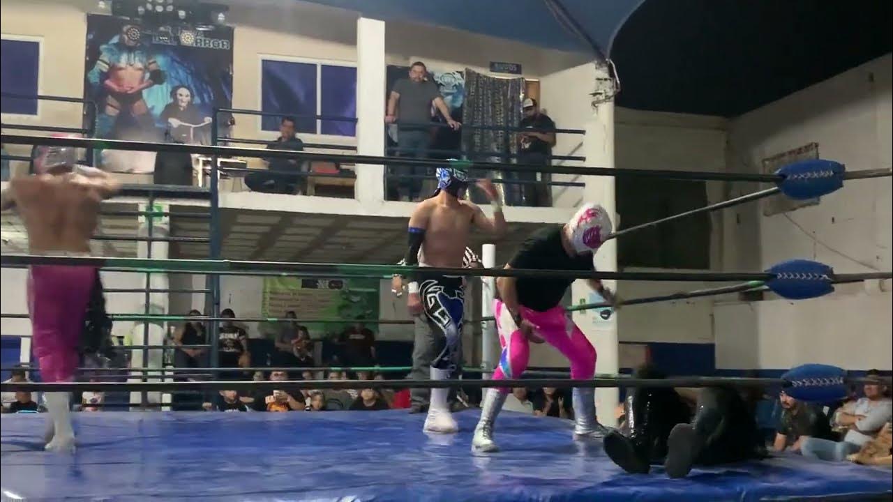 Emperador Azteca Jr/Halcón Suriano Jr e Hijo vs Misterio Blanco/Misterio Negro e Hijo del ...